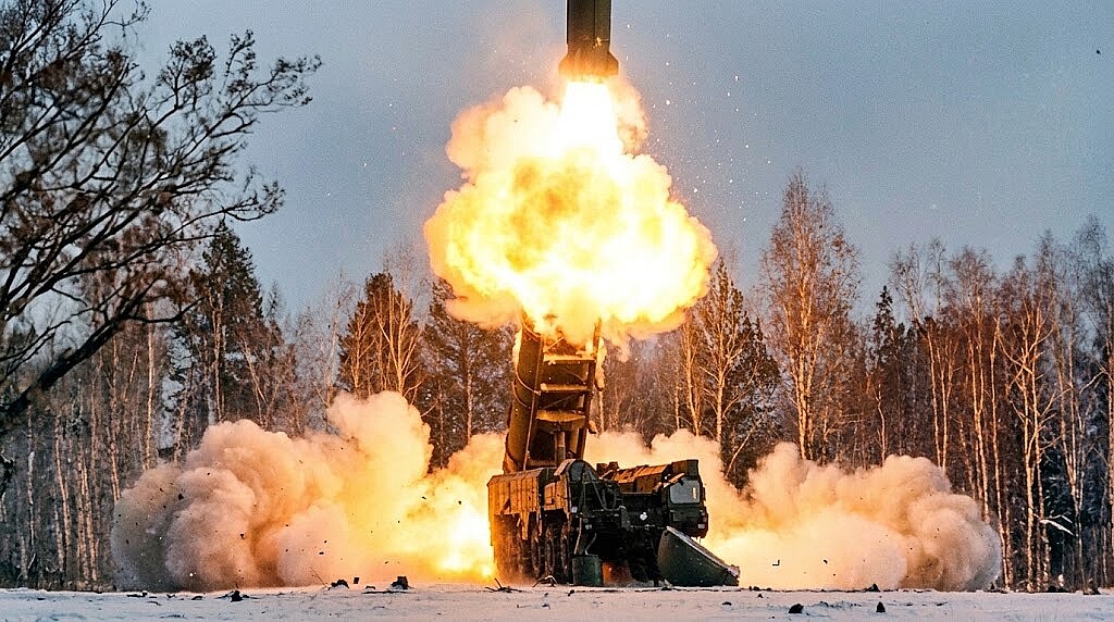 Russia’s Oreshnik Strike Was a Test Run, Putin Admits | DEFENSEMAGAZINE ...