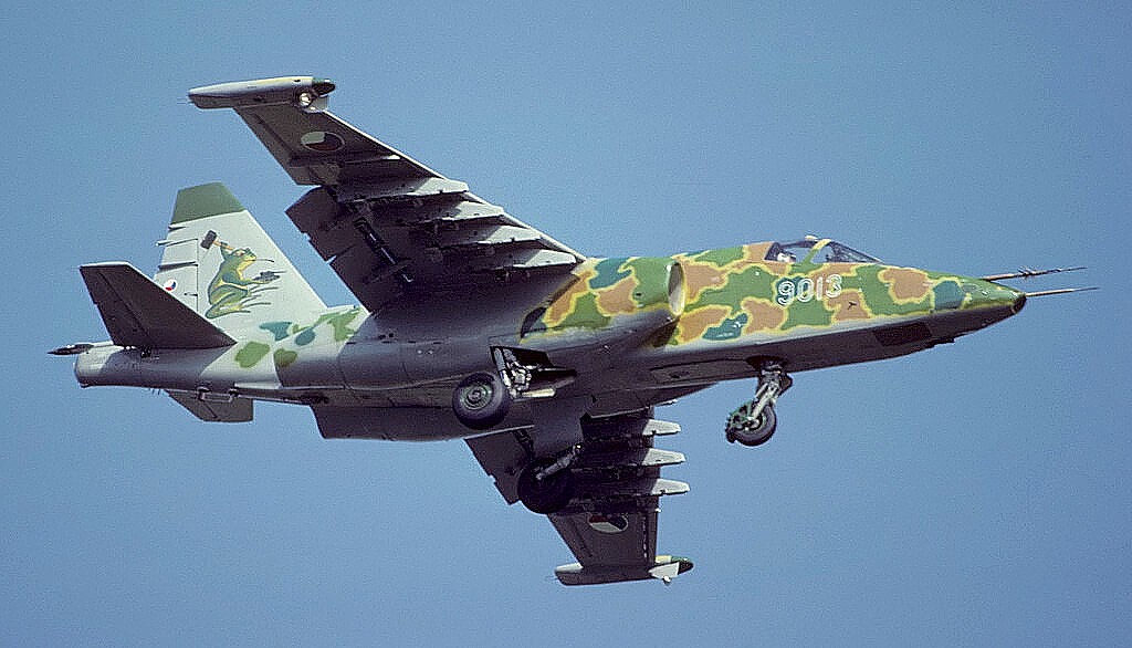 Su-25 Frogfoot CAS expert – the Soviet tank killer | DEFENSEMAGAZINE ...